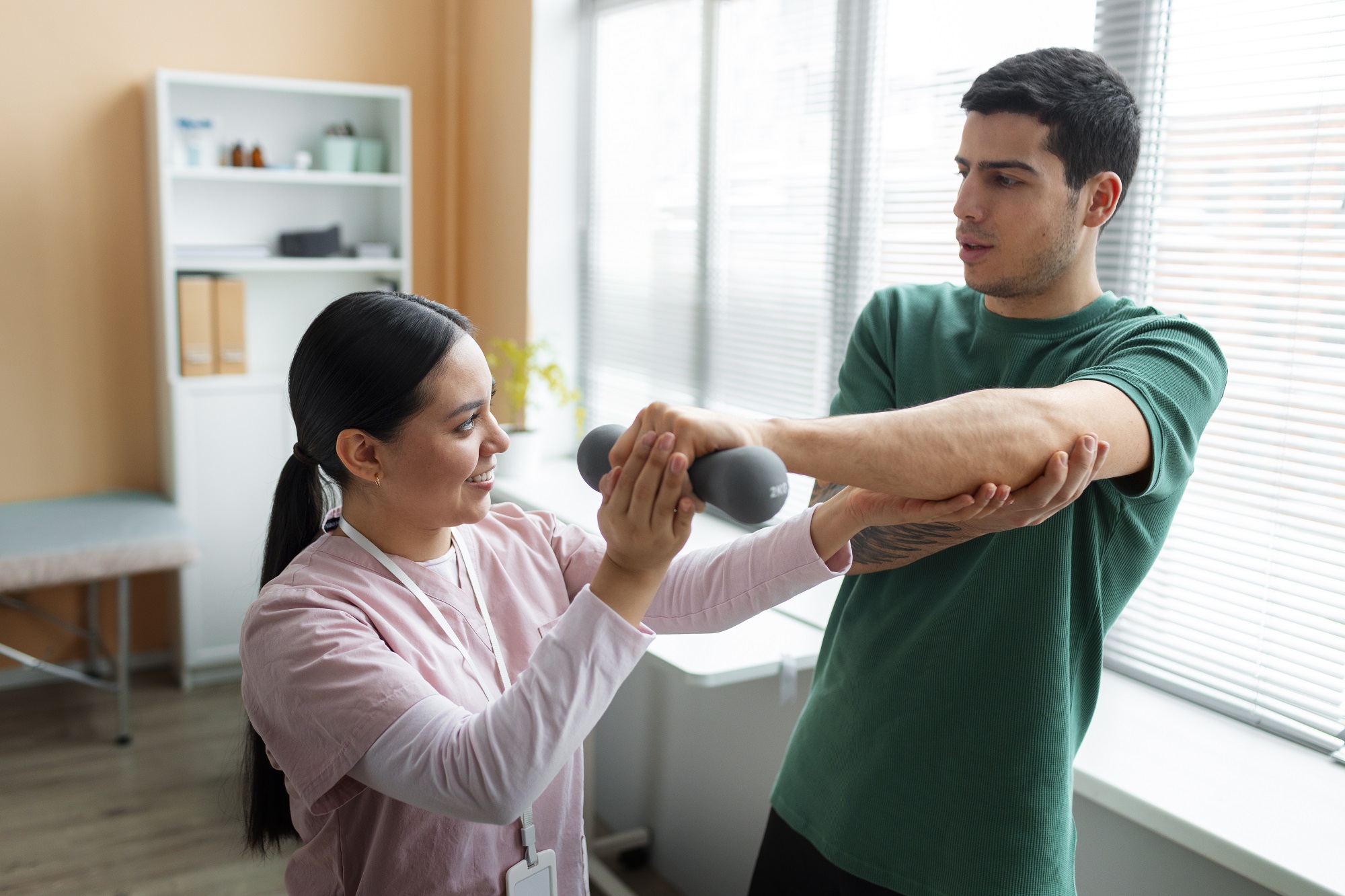 Nerve Entrapment Around the Elbow: Symptoms and Treatment